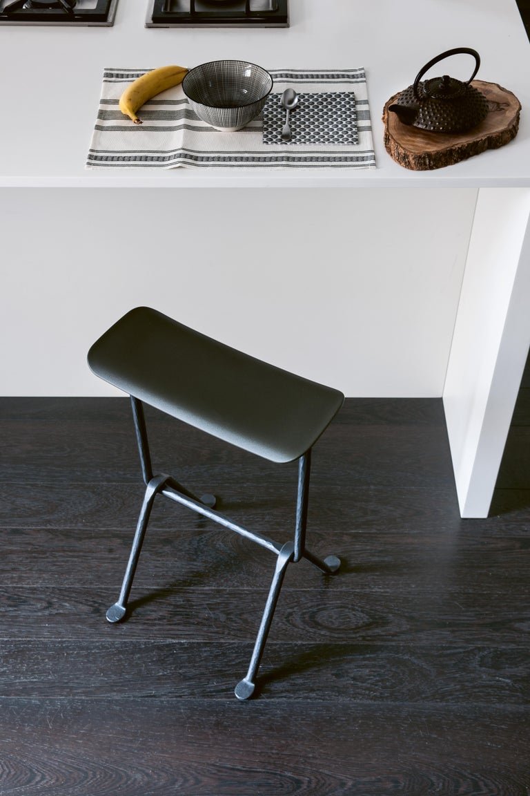 Magis_officina_stool_ambient_detail_SD2081_black_green_01_hr_master.jpg ...