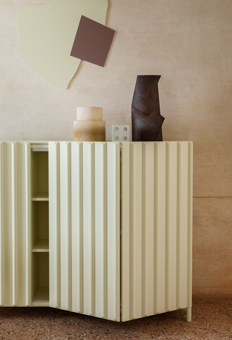 CONTAINER CABINET
